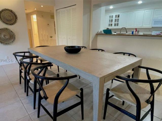 Luxury apartment complex for rent in Key Biscayne, Florida