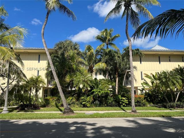 Luxury apartment complex for rent in Key Biscayne, Florida