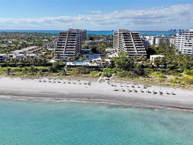 Luxury apartment complex for rent in Key Biscayne, Florida