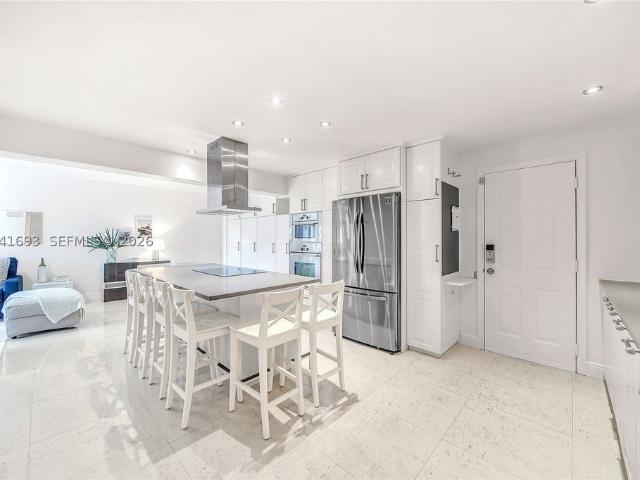 Luxury apartment complex for rent in Key Biscayne, United States