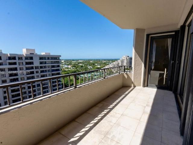 Luxury apartment complex for rent in Key Biscayne, United States