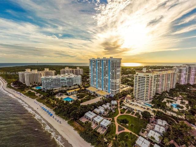 Luxury apartment complex for rent in Key Biscayne, United States