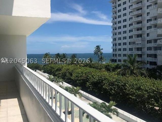 Luxury apartment complex for rent in Key Biscayne, United States