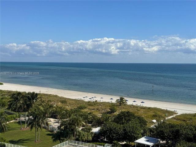 Luxury apartment complex for rent in Key Biscayne, United States