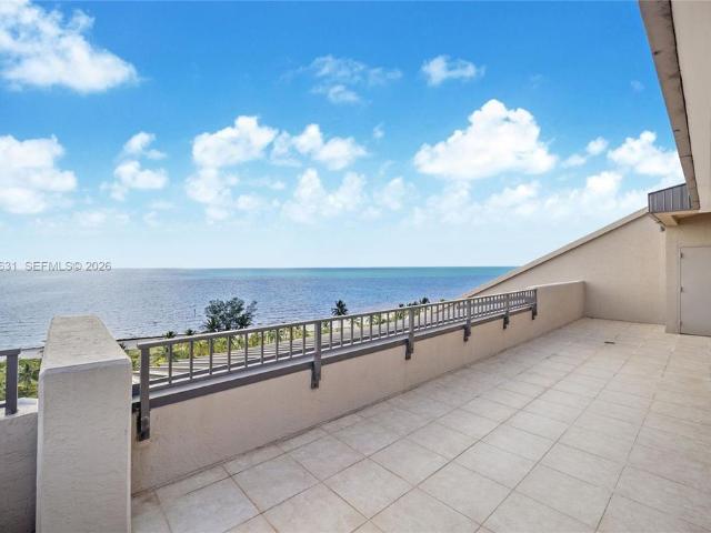 Luxury apartment complex for rent in Key Biscayne, United States