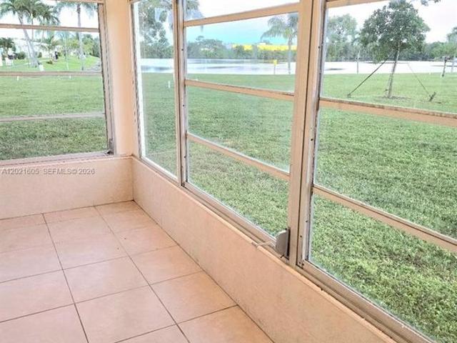 Luxury apartment complex for rent in Hollywood, Florida