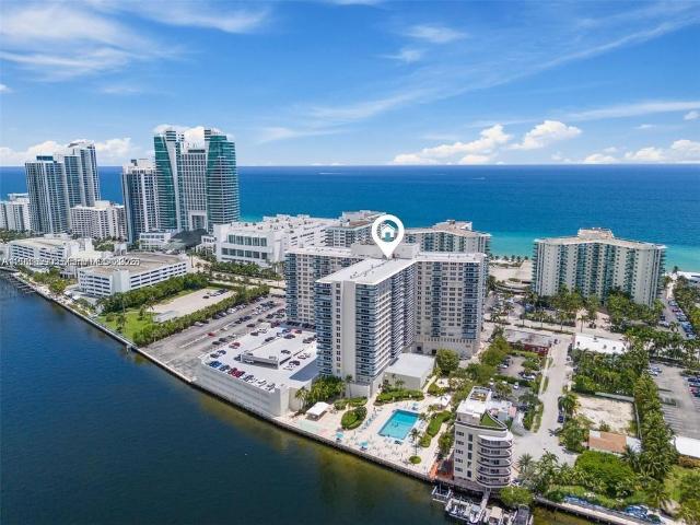 Luxury apartment complex for rent in Hollywood, Florida
