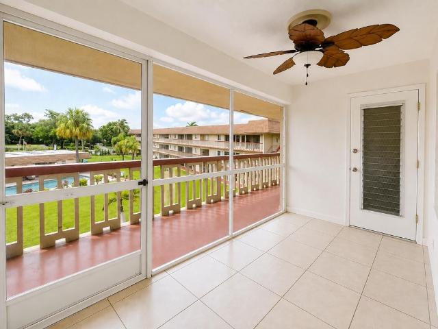 Luxury apartment complex for rent in Hollywood, Florida