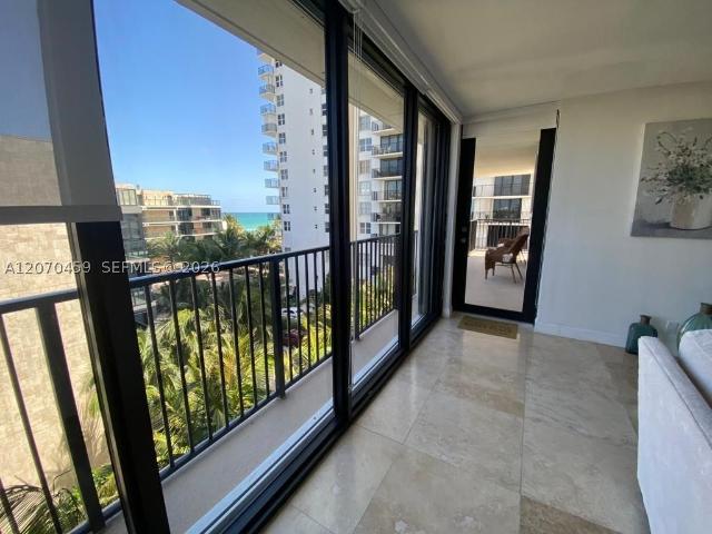 Luxury apartment complex for rent in Hollywood, Florida