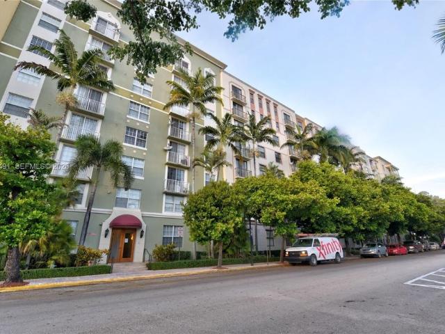 Luxury apartment complex for rent in Hollywood, Florida