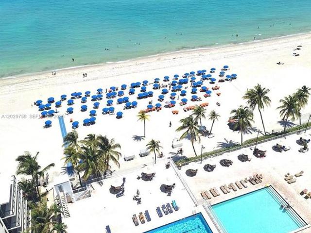 Luxury apartment complex for rent in Hollywood, Florida