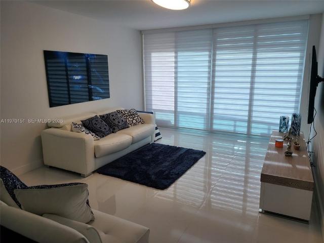 Luxury apartment complex for rent in Hollywood, Florida