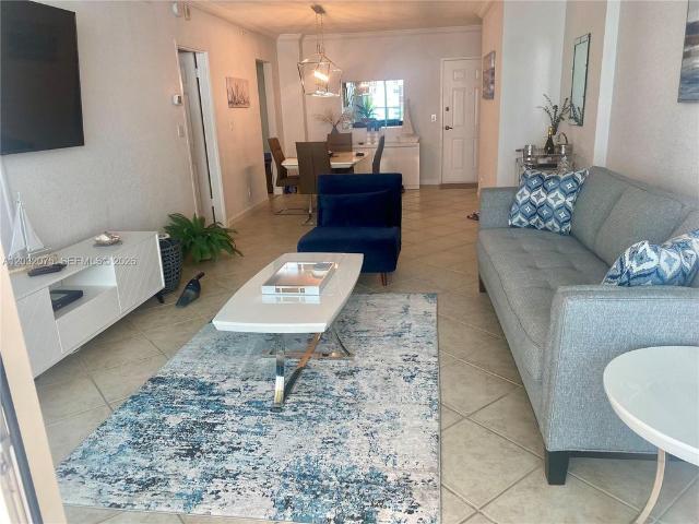Luxury apartment complex for rent in Hollywood, Florida