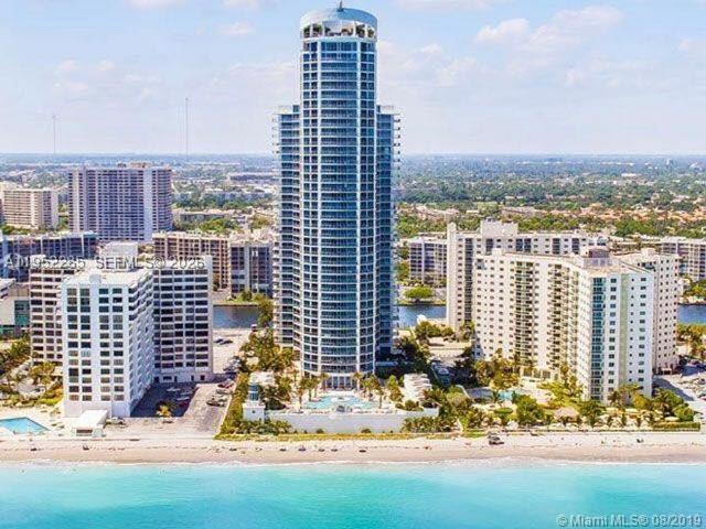 Luxury apartment complex for rent in Hollywood, Florida