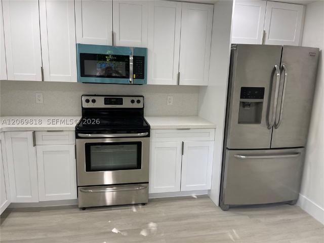 Luxury apartment complex for rent in Hollywood, Florida
