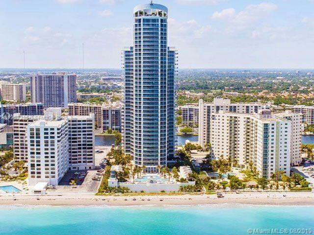 Luxury apartment complex for rent in Hollywood, Florida