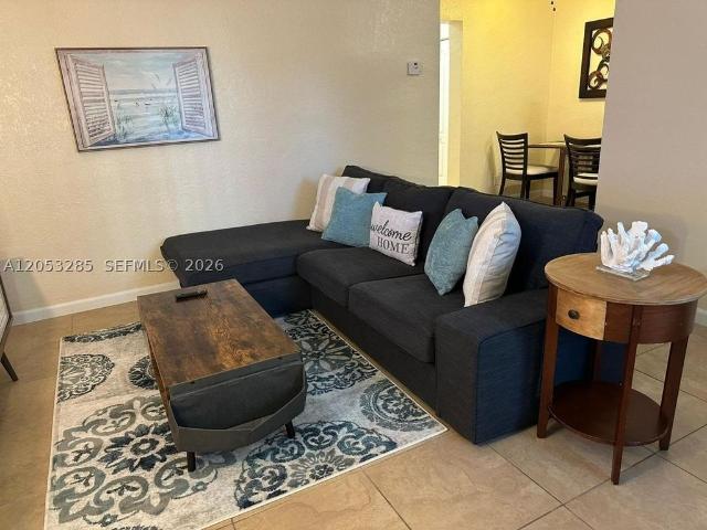 Luxury apartment complex for rent in Hollywood, Florida