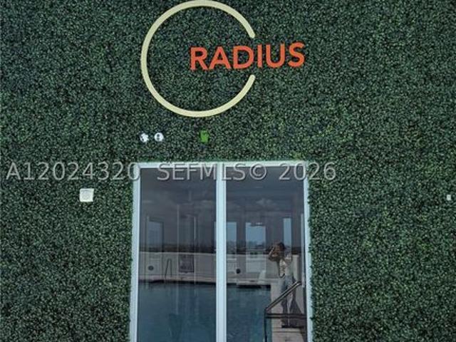 Luxury apartment complex for rent in Hollywood, Florida