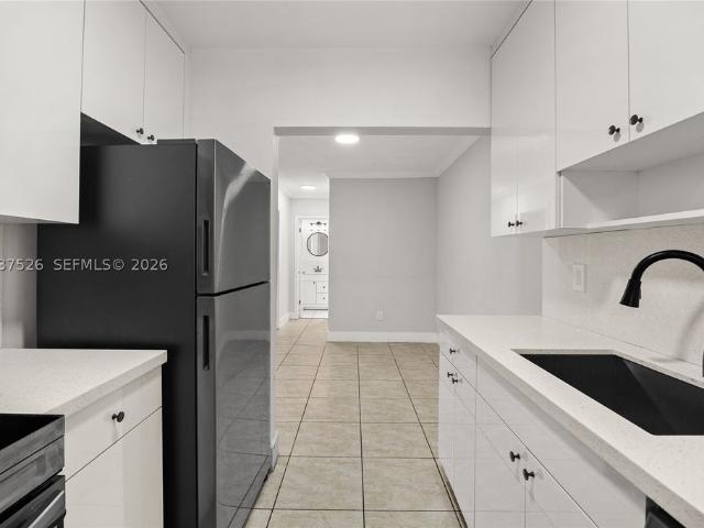 Luxury apartment complex for rent in Hollywood, Florida