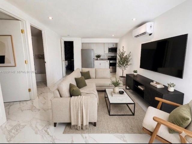 Luxury apartment complex for rent in Hollywood, Florida