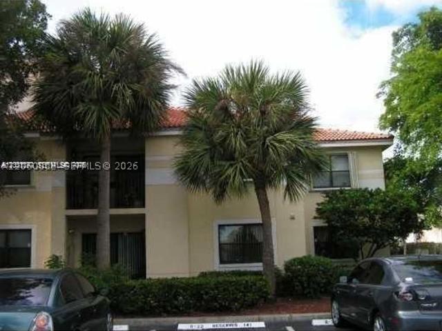 Luxury apartment complex for rent in Hollywood, Florida