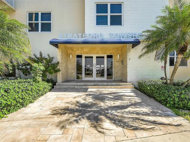 Luxury apartment complex for rent in Hollywood, Florida