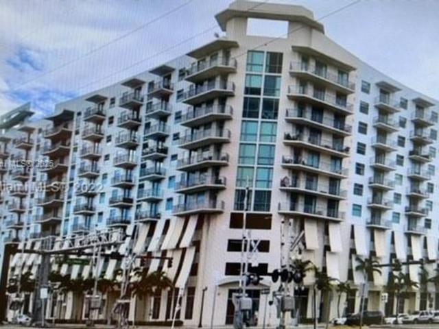 Luxury apartment complex for rent in Hollywood, Florida