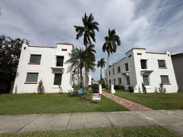 Luxury apartment complex for rent in Hollywood, Florida