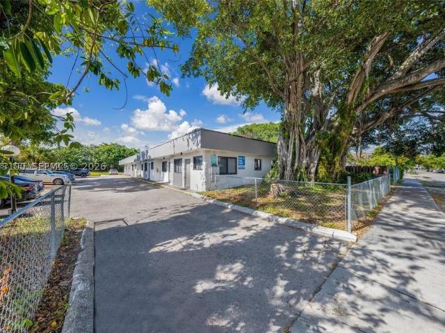 Luxury apartment complex for rent in Hollywood, Florida