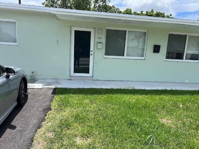 Luxury apartment complex for rent in Hollywood, Florida