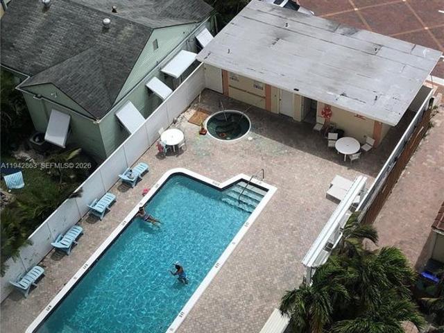 Luxury apartment complex for rent in Hollywood, Florida