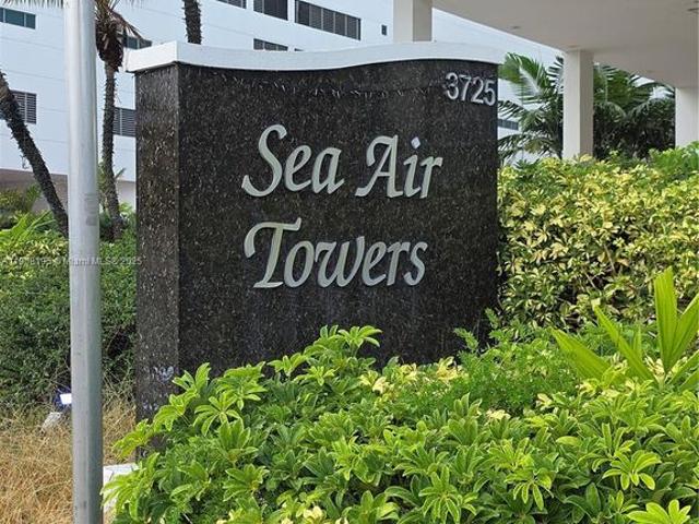 Luxury apartment complex for rent in Hollywood, Florida
