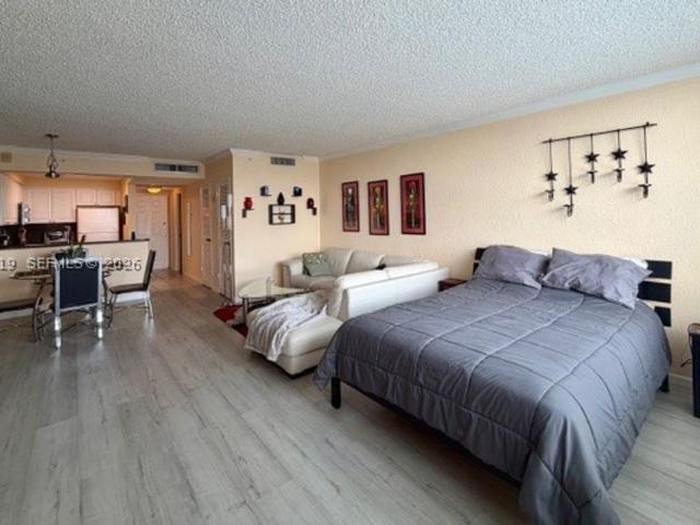 Luxury apartment complex for rent in Hollywood, Florida