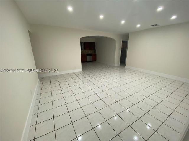 Luxury apartment complex for rent in Hollywood, Florida