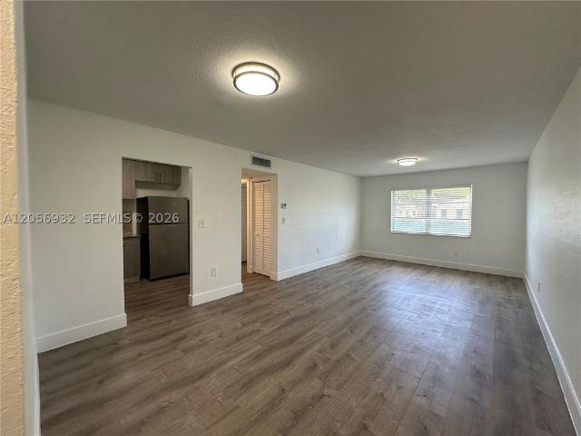 Luxury apartment complex for rent in Hollywood, Florida