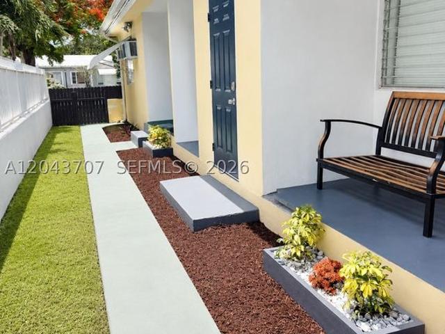 Luxury apartment complex for rent in Hollywood, Florida