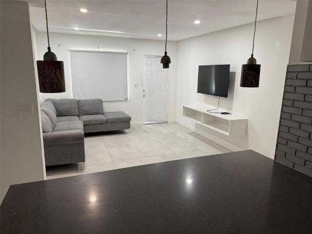 Luxury apartment complex for rent in Hollywood, Florida