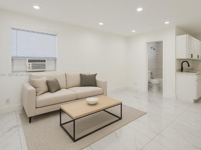 Luxury apartment complex for rent in Hollywood, Florida