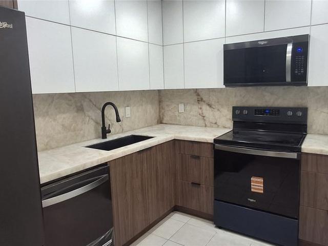 Luxury apartment complex for rent in Hollywood, Florida