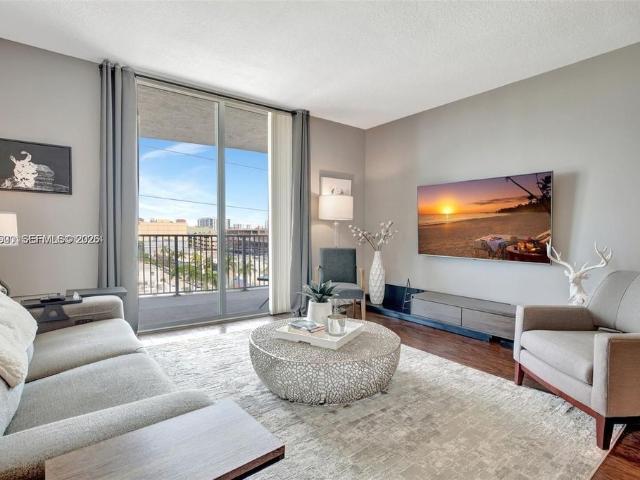 Luxury apartment complex for rent in Hollywood, Florida