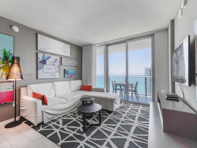 Luxury apartment complex for rent in Hollywood, United States