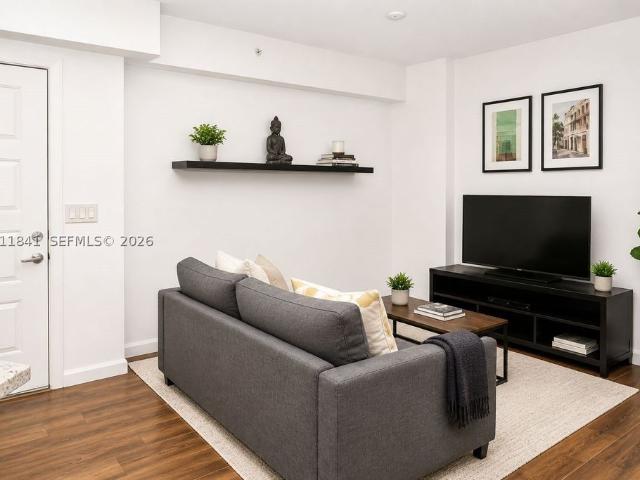 Luxury apartment complex for rent in Hollywood, United States