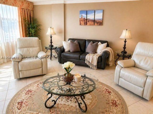 Luxury apartment complex for rent in Hollywood, United States