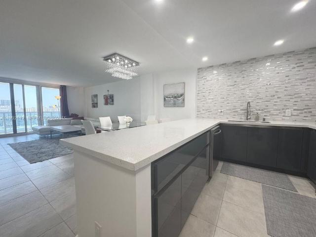 Luxury apartment complex for rent in Hollywood, United States