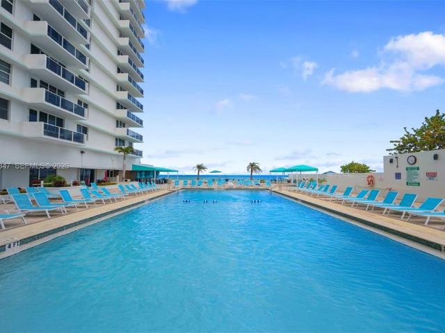 Luxury apartment complex for rent in Hollywood, United States