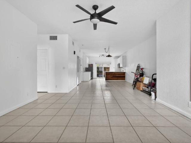 Luxury apartment complex for rent in Hollywood, United States