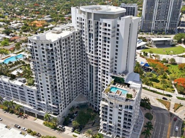 Luxury apartment complex for rent in Hollywood, United States