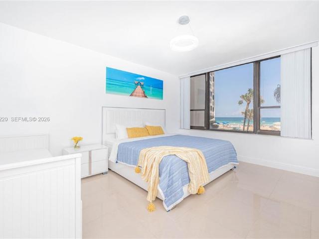 Luxury apartment complex for rent in Hollywood, United States