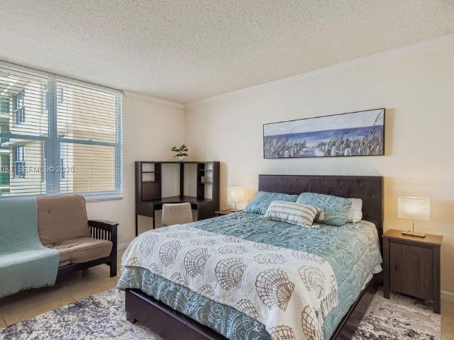 Luxury apartment complex for rent in Hollywood, United States