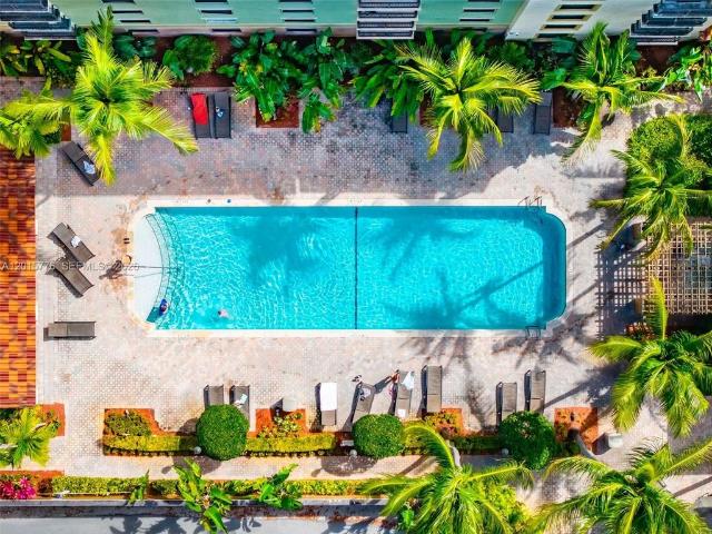 Luxury apartment complex for rent in Hollywood, United States